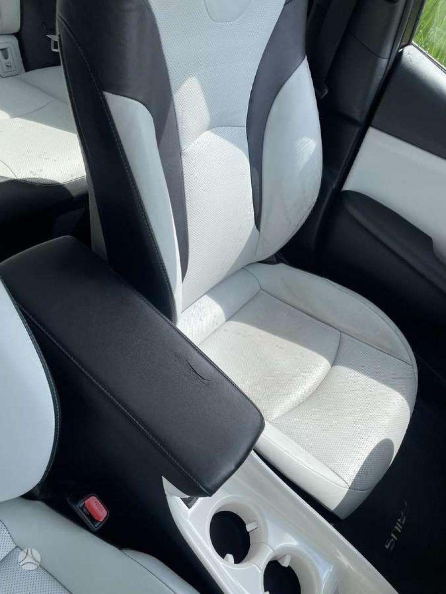 Balts Toyota Prius 2017 Raseiniai, ar dzinēja tilpumu 1.80 L un nobraukumu 201 tūkst. km par 10900 €, foto 19 vietnē AUTOMOTO.COM.LV