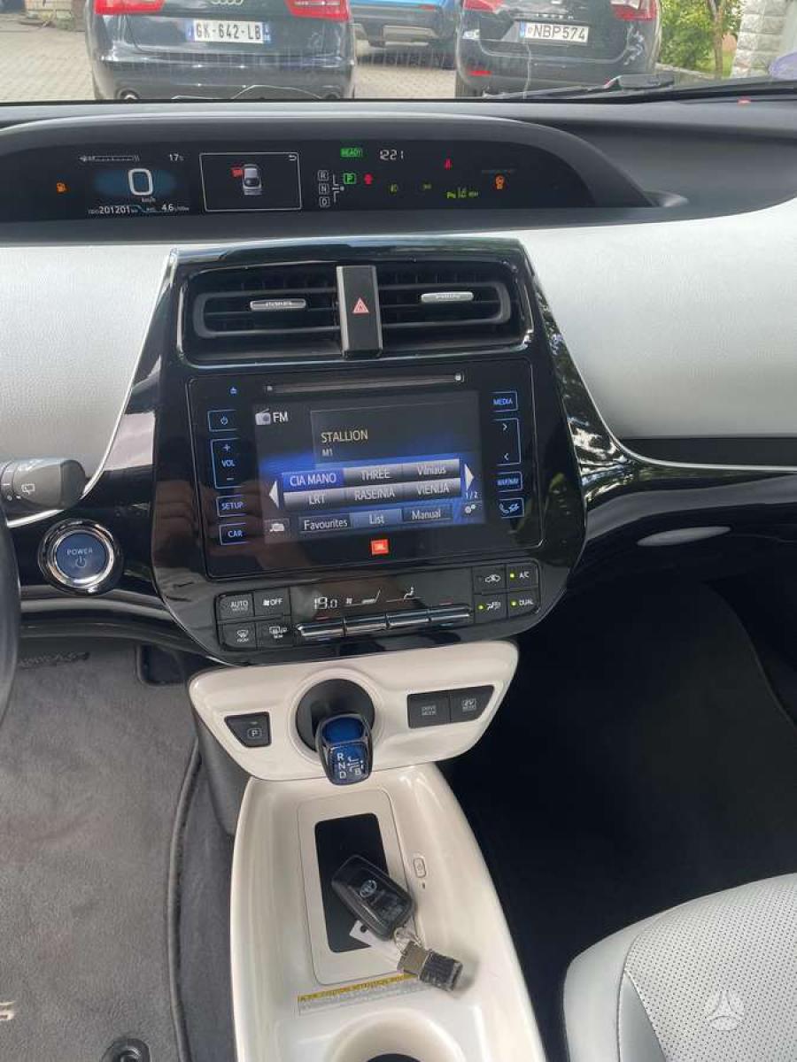 Balts Toyota Prius 2017 Raseiniai, ar dzinēja tilpumu 1.80 L un nobraukumu 201 tūkst. km par 10900 €, foto 21 vietnē AUTOMOTO.COM.LV