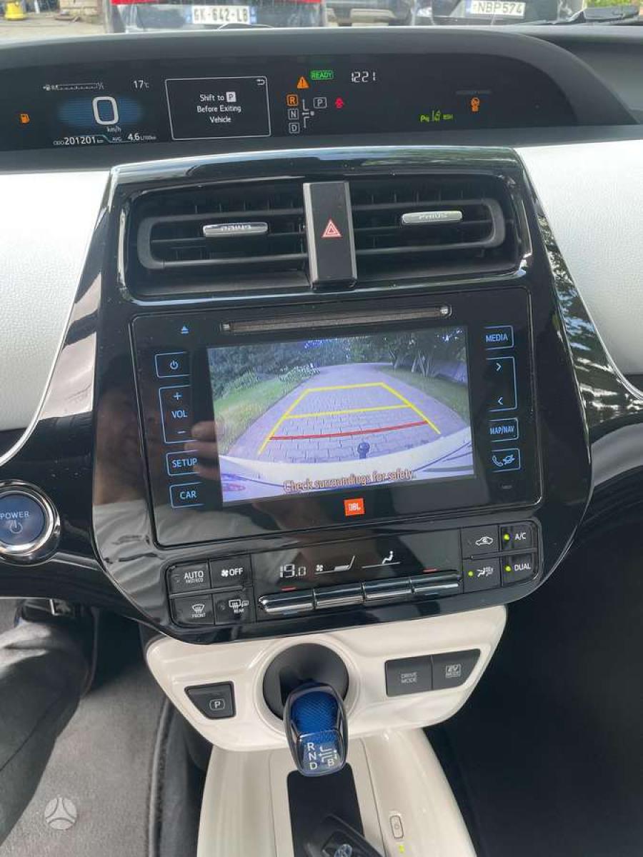 Balts Toyota Prius 2017 Raseiniai, ar dzinēja tilpumu 1.80 L un nobraukumu 201 tūkst. km par 10900 €, foto 23 vietnē AUTOMOTO.COM.LV