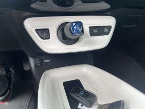 Balts Toyota Prius 2017 Raseiniai, ar dzinēja tilpumu 1.80 L un nobraukumu 201 tūkst. km par 10900 €, foto 24 vietnē AUTOMOTO.COM.LV