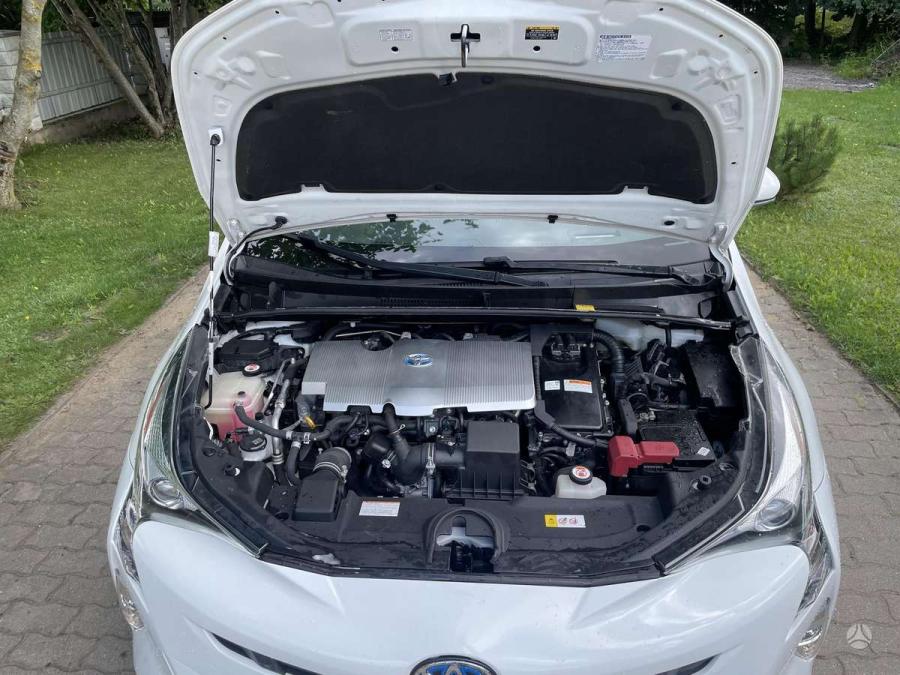 Balts Toyota Prius 2017 Raseiniai, ar dzinēja tilpumu 1.80 L un nobraukumu 201 tūkst. km par 10900 €, foto 27 vietnē AUTOMOTO.COM.LV