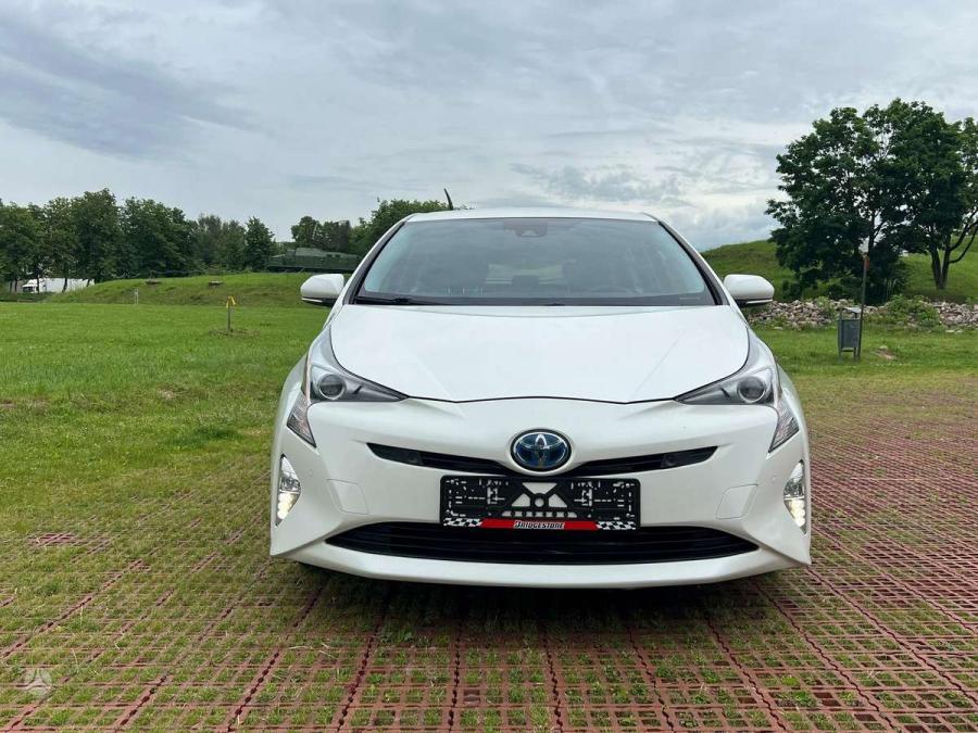 Balts Toyota Prius 2017 Kauņa, ar dzinēja tilpumu 1.80 L un nobraukumu 278 tūkst. km par 9999 €, foto 5 vietnē AUTOMOTO.COM.LV