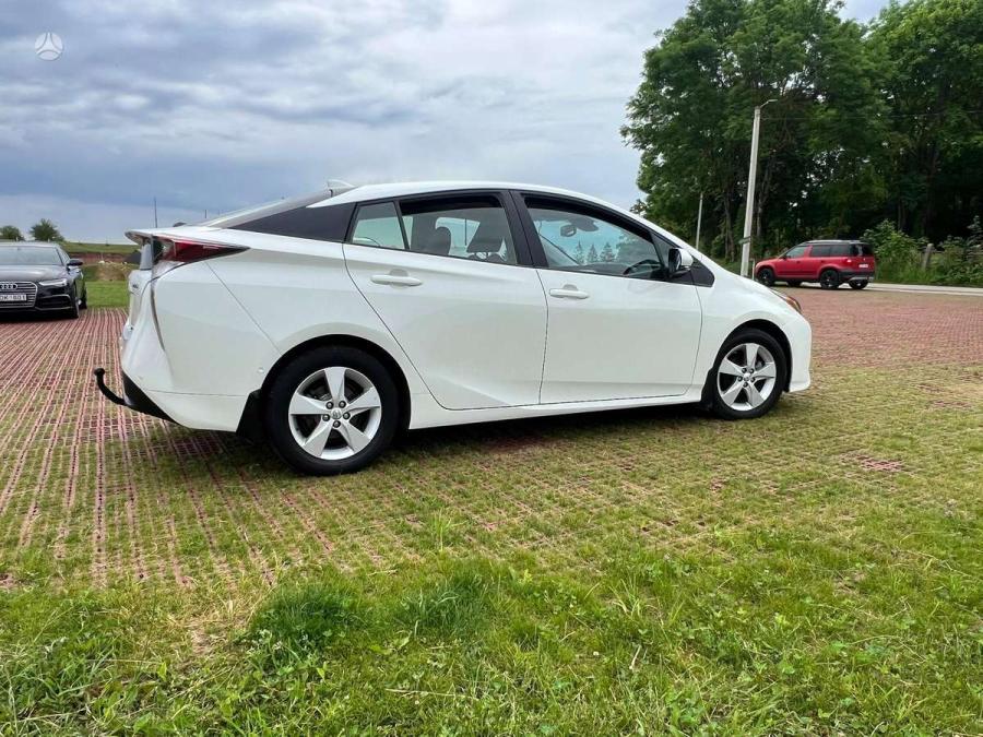 Balts Toyota Prius 2017 Kauņa, ar dzinēja tilpumu 1.80 L un nobraukumu 278 tūkst. km par 9999 €, foto 6 vietnē AUTOMOTO.COM.LV
