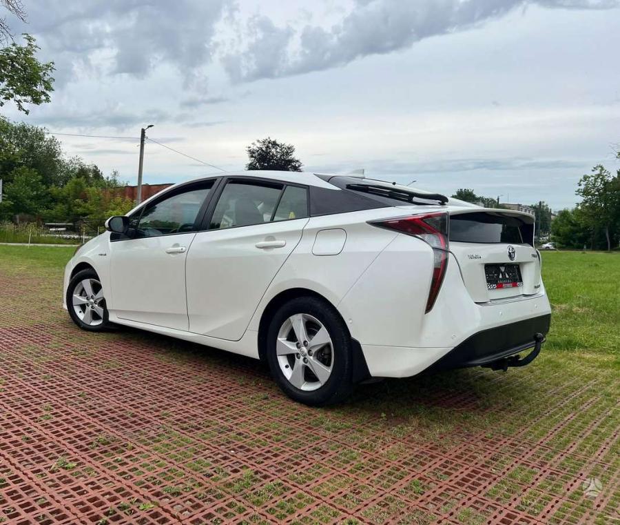 Balts Toyota Prius 2017 Kauņa, ar dzinēja tilpumu 1.80 L un nobraukumu 278 tūkst. km par 9999 €, foto 9 vietnē AUTOMOTO.COM.LV