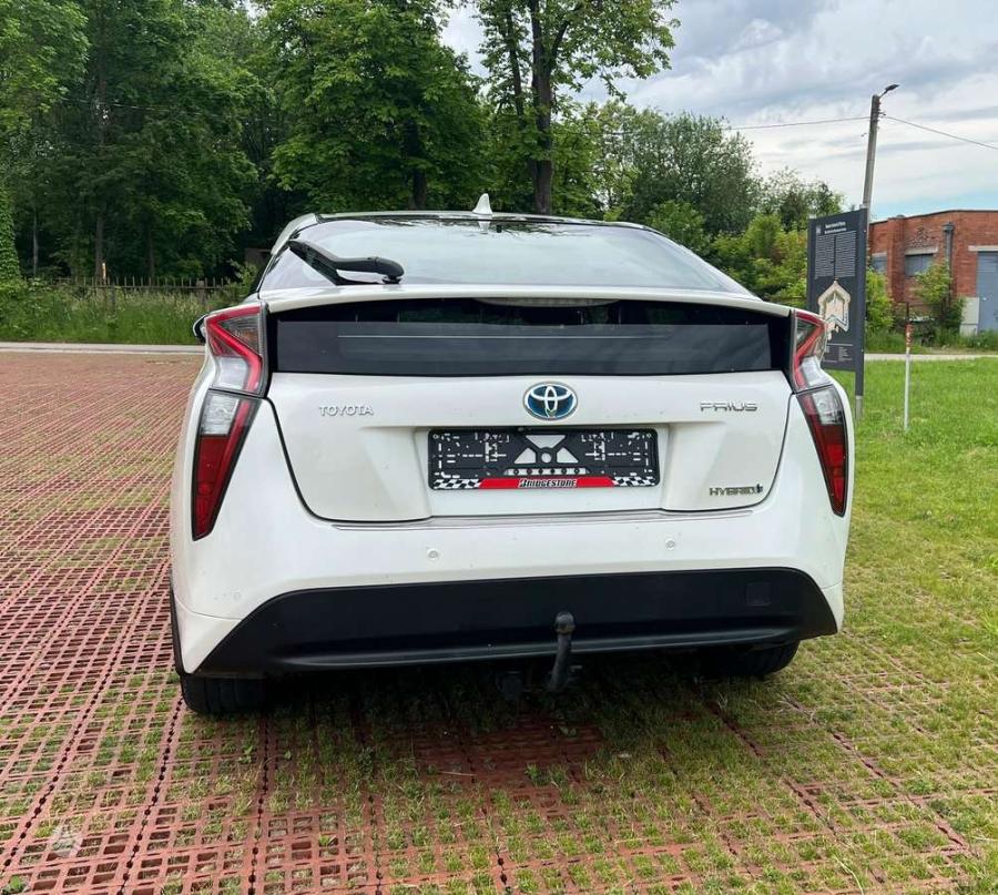 Balts Toyota Prius 2017 Kauņa, ar dzinēja tilpumu 1.80 L un nobraukumu 278 tūkst. km par 9999 €, foto 10 vietnē AUTOMOTO.COM.LV