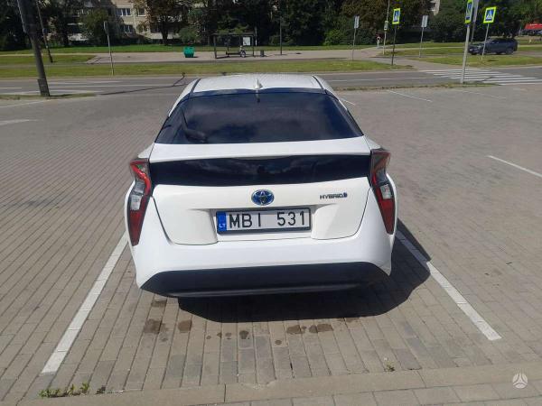 Balts Toyota Prius 2017 Kauņa, ar dzinēja tilpumu 1.80 L un nobraukumu 324 tūkst. km par 9500 €, foto 10 vietnē AUTOMOTO.COM.LV