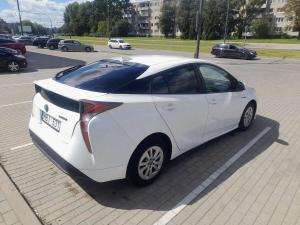 Белый Тойота Приус 2017 в Каунас, объемом двигателя 1.80 л и пробегом 324 тыс. км за 9500 €, фото 11 на AUTOMOTO.COM.LV