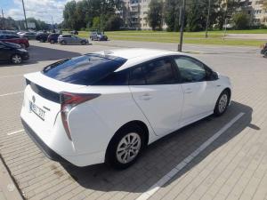 Белый Тойота Приус 2017 в Каунас, объемом двигателя 1.80 л и пробегом 324 тыс. км за 9500 €, фото 14 на AUTOMOTO.COM.LV