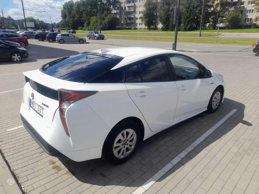 Белый Тойота Приус 2017 в Каунас, объемом двигателя 1.80 л и пробегом 324 тыс. км за 9500 €, фото 14 на AUTOMOTO.COM.LV
