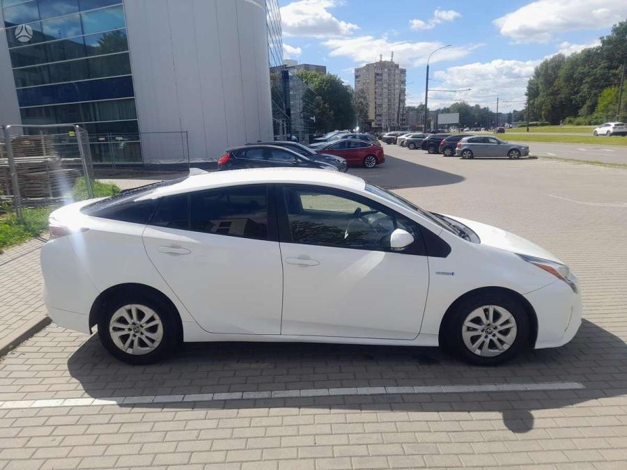 Белый Тойота Приус 2017 в Каунас, объемом двигателя 1.80 л и пробегом 324 тыс. км за 9500 €, фото 17 на AUTOMOTO.COM.LV
