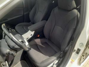 Белый Тойота Приус 2017 в Каунас, объемом двигателя 1.80 л и пробегом 324 тыс. км за 9500 €, фото 34 на AUTOMOTO.COM.LV