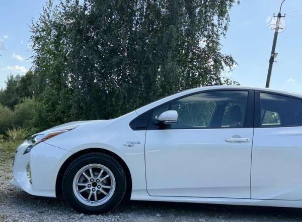 Balts Toyota Prius 2018 Šauļi, ar dzinēja tilpumu 1.80 L un nobraukumu 129 tūkst. km par 13500 €, foto 11 vietnē AUTOMOTO.COM.LV