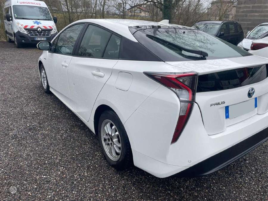 Balts Toyota Prius 2018 Tauragė, ar dzinēja tilpumu 1.80 L un nobraukumu 248 tūkst. km par 9300 €, foto 5 vietnē AUTOMOTO.COM.LV