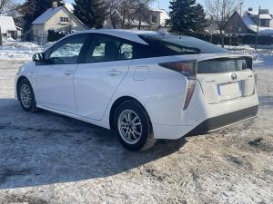 White Toyota Prius 2018 in Taurage, with an engine capacity of 1.80 L and mileage of 248 thousand km for 9300 €, photo 3 on AUTOMOTO.COM.LV