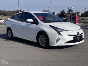 Balts Toyota Prius 2018 Viļņa, ar dzinēja tilpumu 1.80 L un nobraukumu 226 tūkst. km par 11950 €, foto  vietnē AUTOMOTO.COM.LV