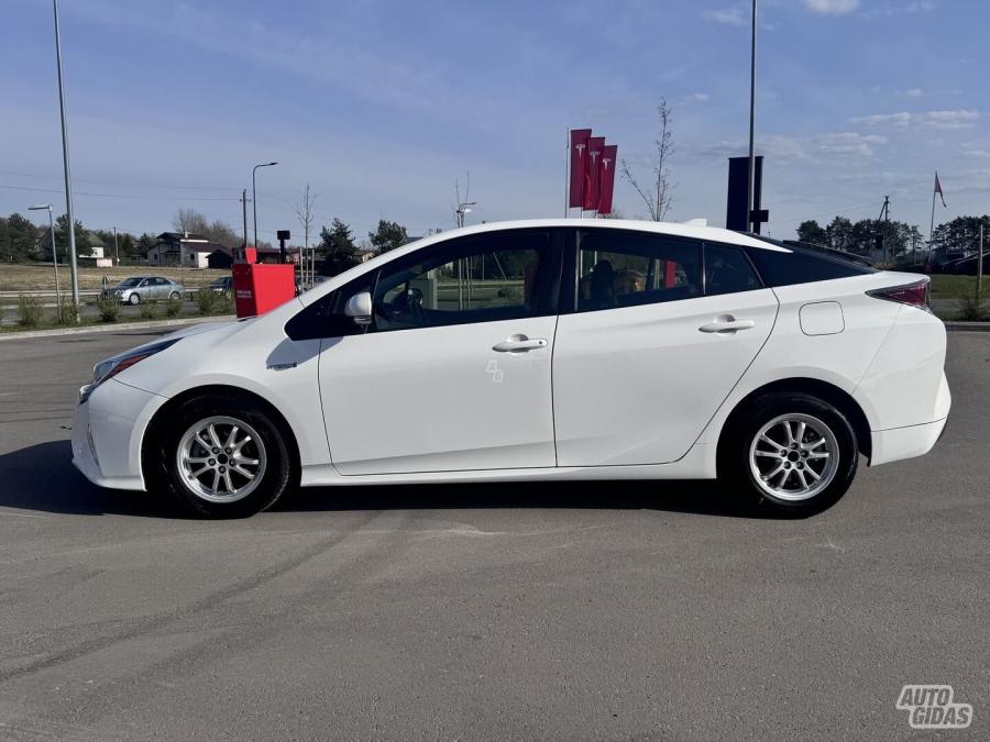 Balts Toyota Prius 2018 Viļņa, ar dzinēja tilpumu 1.80 L un nobraukumu 226 tūkst. km par 11950 €, foto 6 vietnē AUTOMOTO.COM.LV