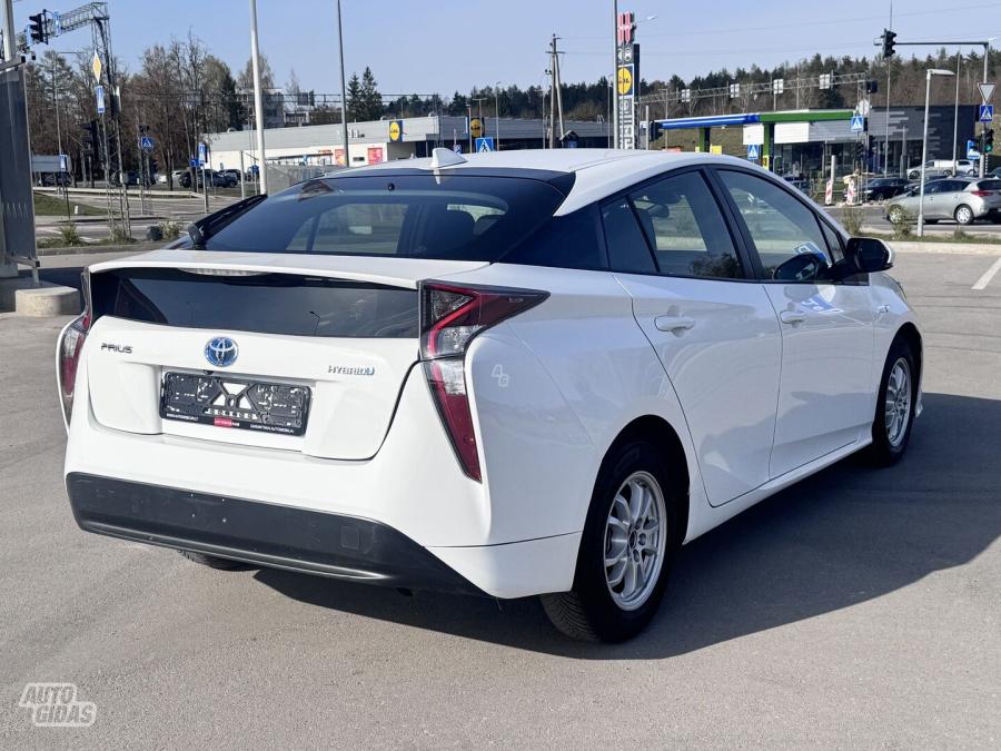 Balts Toyota Prius 2018 Viļņa, ar dzinēja tilpumu 1.80 L un nobraukumu 226 tūkst. km par 11950 €, foto 9 vietnē AUTOMOTO.COM.LV