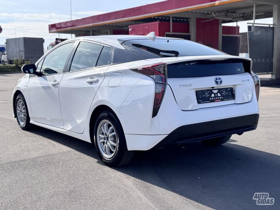 Balts Toyota Prius 2018 Viļņa, ar dzinēja tilpumu 1.80 L un nobraukumu 226 tūkst. km par 11950 €, foto 11 vietnē AUTOMOTO.COM.LV