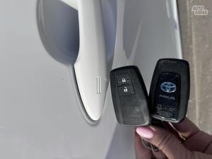 Balts Toyota Prius 2018 Viļņa, ar dzinēja tilpumu 1.80 L un nobraukumu 226 tūkst. km par 11950 €, foto 14 vietnē AUTOMOTO.COM.LV