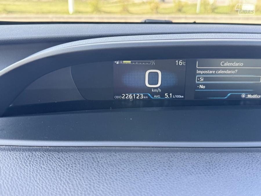Balts Toyota Prius 2018 Viļņa, ar dzinēja tilpumu 1.80 L un nobraukumu 226 tūkst. km par 11950 €, foto 17 vietnē AUTOMOTO.COM.LV