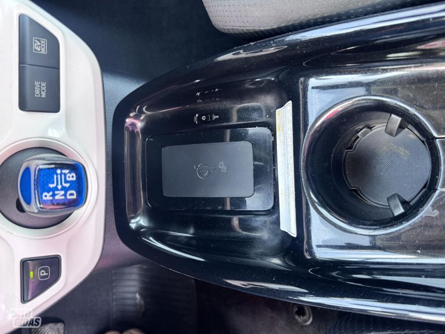 Balts Toyota Prius 2018 Viļņa, ar dzinēja tilpumu 1.80 L un nobraukumu 226 tūkst. km par 11950 €, foto 19 vietnē AUTOMOTO.COM.LV