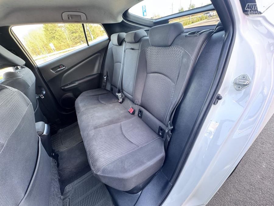 Balts Toyota Prius 2018 Viļņa, ar dzinēja tilpumu 1.80 L un nobraukumu 226 tūkst. km par 11950 €, foto 21 vietnē AUTOMOTO.COM.LV