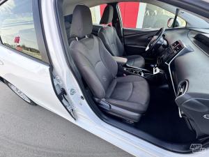 Balts Toyota Prius 2018 Viļņa, ar dzinēja tilpumu 1.80 L un nobraukumu 226 tūkst. km par 11950 €, foto 23 vietnē AUTOMOTO.COM.LV