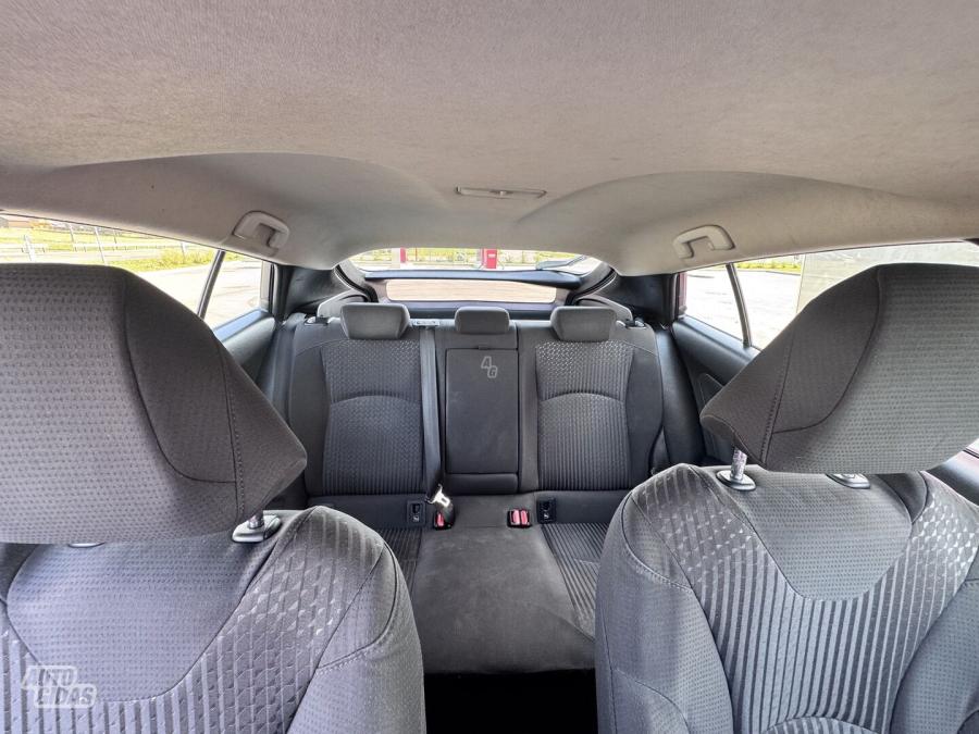 Balts Toyota Prius 2018 Viļņa, ar dzinēja tilpumu 1.80 L un nobraukumu 226 tūkst. km par 11950 €, foto 26 vietnē AUTOMOTO.COM.LV