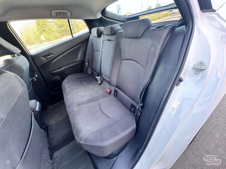 Balts Toyota Prius 2018 Viļņa, ar dzinēja tilpumu 1.80 L un nobraukumu 226 tūkst. km par 11950 €, foto 20 vietnē AUTOMOTO.COM.LV