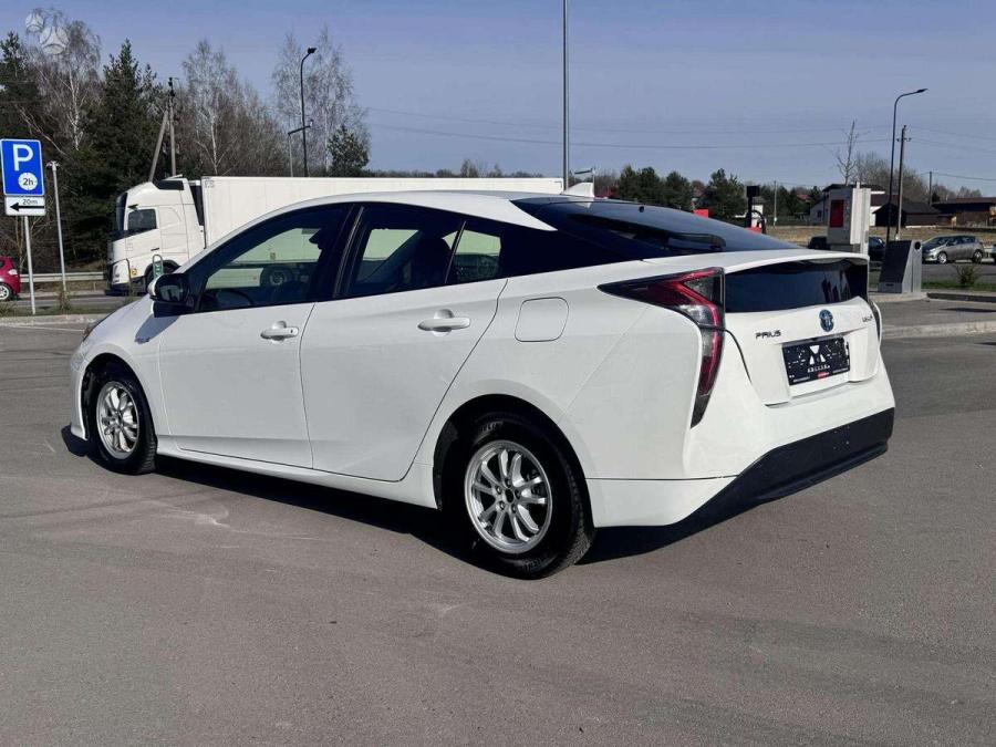 Balts Toyota Prius 2018 Viļņa, ar dzinēja tilpumu 1.80 L un nobraukumu 226 tūkst. km par 11950 €, foto 6 vietnē AUTOMOTO.COM.LV