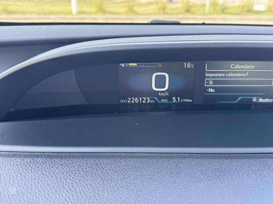 Balts Toyota Prius 2018 Viļņa, ar dzinēja tilpumu 1.80 L un nobraukumu 226 tūkst. km par 11950 €, foto 16 vietnē AUTOMOTO.COM.LV