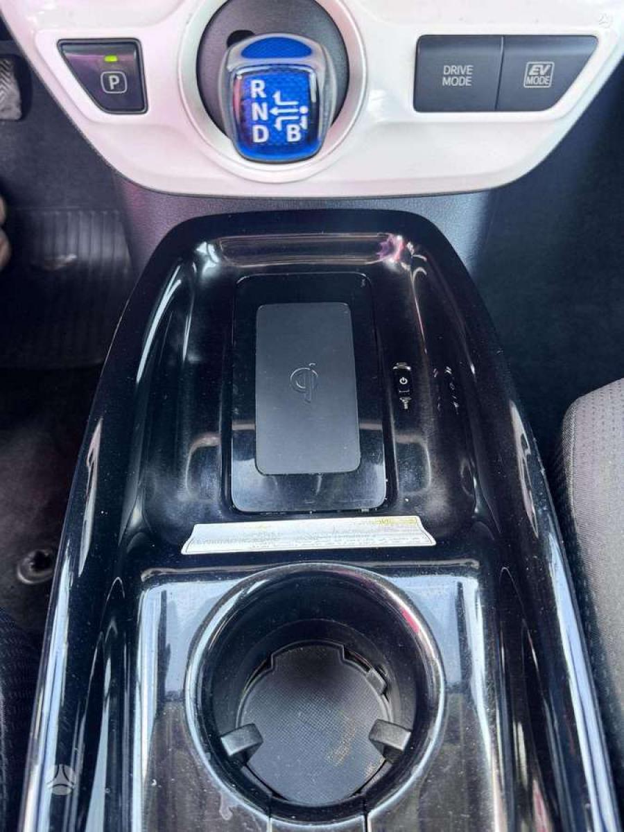 Balts Toyota Prius 2018 Viļņa, ar dzinēja tilpumu 1.80 L un nobraukumu 226 tūkst. km par 11950 €, foto 18 vietnē AUTOMOTO.COM.LV