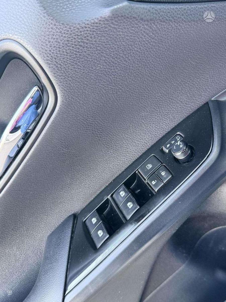Balts Toyota Prius 2018 Viļņa, ar dzinēja tilpumu 1.80 L un nobraukumu 226 tūkst. km par 11950 €, foto 31 vietnē AUTOMOTO.COM.LV