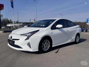 Balts Toyota Prius 2018 Viļņa, ar dzinēja tilpumu 1.80 L un nobraukumu 226 tūkst. km par 10450 €, foto  vietnē AUTOMOTO.COM.LV