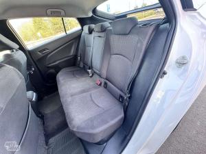 White Toyota Prius 2018 in Vilnius, with an engine capacity of 1.80 L and mileage of 226 thousand km for 10450 €, photo 20 on AUTOMOTO.COM.LV
