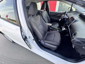 White Toyota Prius 2018 in Vilnius, with an engine capacity of 1.80 L and mileage of 226 thousand km for 10450 €, photo 22 on AUTOMOTO.COM.LV