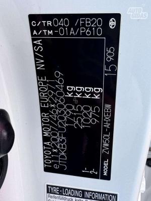 White Toyota Prius 2018 in Vilnius, with an engine capacity of 1.80 L and mileage of 226 thousand km for 10450 €, photo 29 on AUTOMOTO.COM.LV