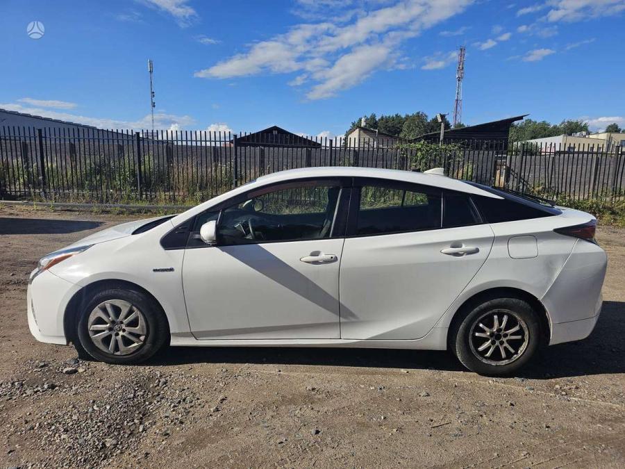 Balts Toyota Prius 2018 Viļņa, ar dzinēja tilpumu 1.80 L un nobraukumu 526 tūkst. km par 6600 €, foto 6 vietnē AUTOMOTO.COM.LV