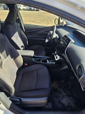 Balts Toyota Prius 2018 Viļņa, ar dzinēja tilpumu 1.80 L un nobraukumu 526 tūkst. km par 6600 €, foto 14 vietnē AUTOMOTO.COM.LV