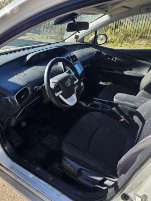 Balts Toyota Prius 2018 Viļņa, ar dzinēja tilpumu 1.80 L un nobraukumu 526 tūkst. km par 6600 €, foto 16 vietnē AUTOMOTO.COM.LV