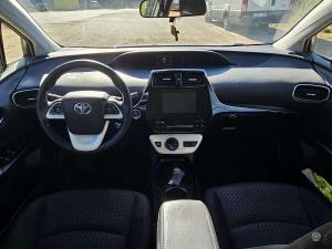 Balts Toyota Prius 2018 Viļņa, ar dzinēja tilpumu 1.80 L un nobraukumu 526 tūkst. km par 6600 €, foto 17 vietnē AUTOMOTO.COM.LV