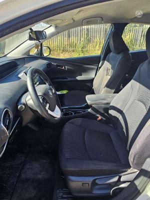 Balts Toyota Prius 2018 Viļņa, ar dzinēja tilpumu 1.80 L un nobraukumu 526 tūkst. km par 6600 €, foto 18 vietnē AUTOMOTO.COM.LV
