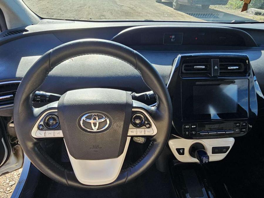Balts Toyota Prius 2018 Viļņa, ar dzinēja tilpumu 1.80 L un nobraukumu 526 tūkst. km par 6600 €, foto 21 vietnē AUTOMOTO.COM.LV