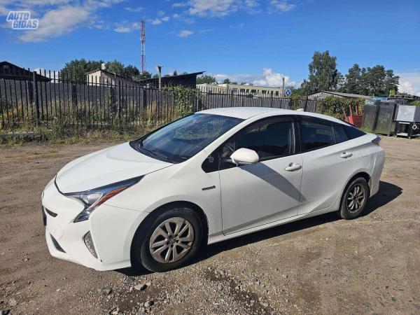 Balts Toyota Prius 2018 Viļņa, ar dzinēja tilpumu 1.80 L un nobraukumu 526 tūkst. km par 5400 €, foto 1 vietnē AUTOMOTO.COM.LV