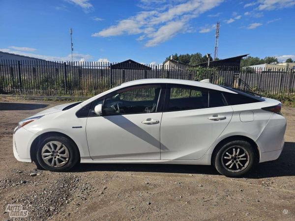 Balts Toyota Prius 2018 Viļņa, ar dzinēja tilpumu 1.80 L un nobraukumu 526 tūkst. km par 5400 €, foto 5 vietnē AUTOMOTO.COM.LV