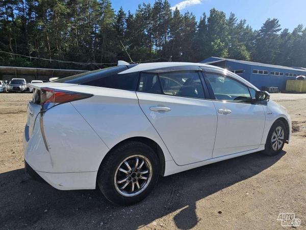 Balts Toyota Prius 2018 Viļņa, ar dzinēja tilpumu 1.80 L un nobraukumu 526 tūkst. km par 5400 €, foto 8 vietnē AUTOMOTO.COM.LV