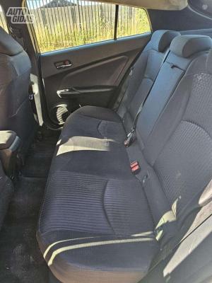 White Toyota Prius 2018 in Vilnius, with an engine capacity of 1.80 L and mileage of 526 thousand km for 5400 €, photo 19 on AUTOMOTO.COM.LV