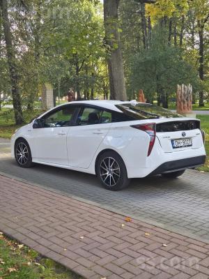 Белый Тойота Приус 2018 в Елгава, объемом двигателя 1.80 л и пробегом 156 тыс. км за 13250 €, фото 6 на AUTOMOTO.COM.LV