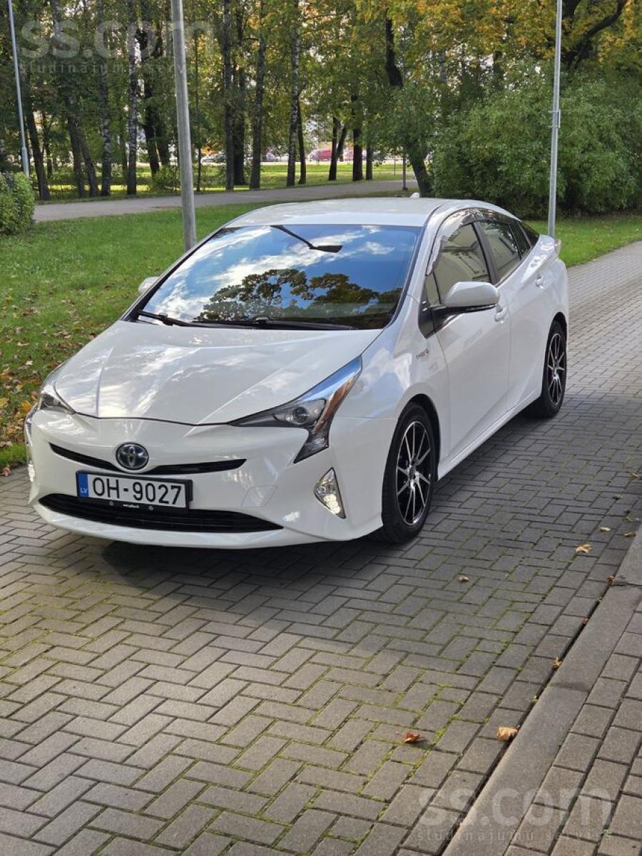Белый Тойота Приус 2018 в Елгава, объемом двигателя 1.80 л и пробегом 156 тыс. км за 13250 €, фото 7 на AUTOMOTO.COM.LV