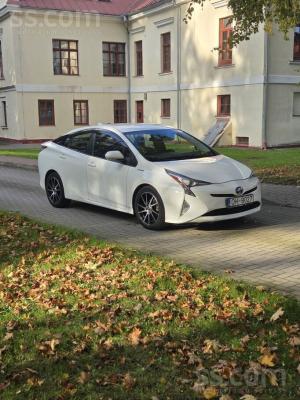 Белый Тойота Приус 2018 в Елгава, объемом двигателя 1.80 л и пробегом 156 тыс. км за 13250 €, фото 8 на AUTOMOTO.COM.LV